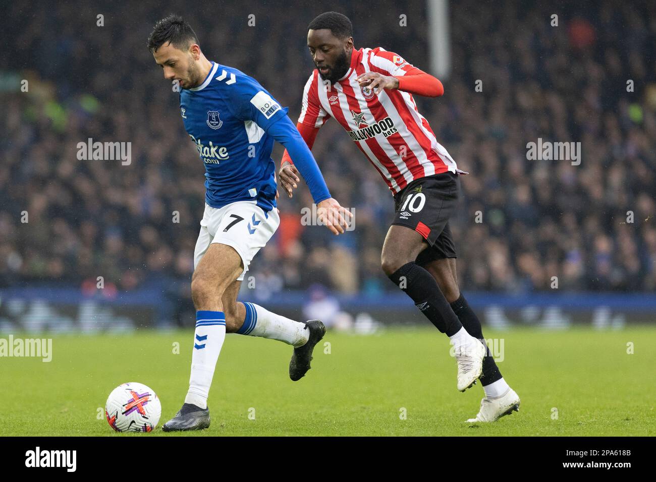 Mcneil everton brentford hi-res stock photography and images - Alamy