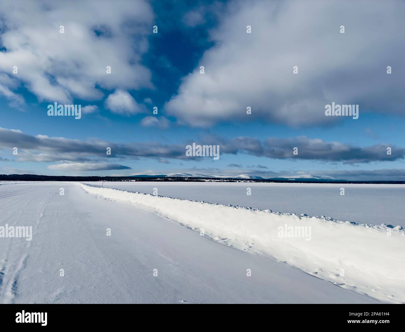 The ice road hi-res stock photography and images - Alamy