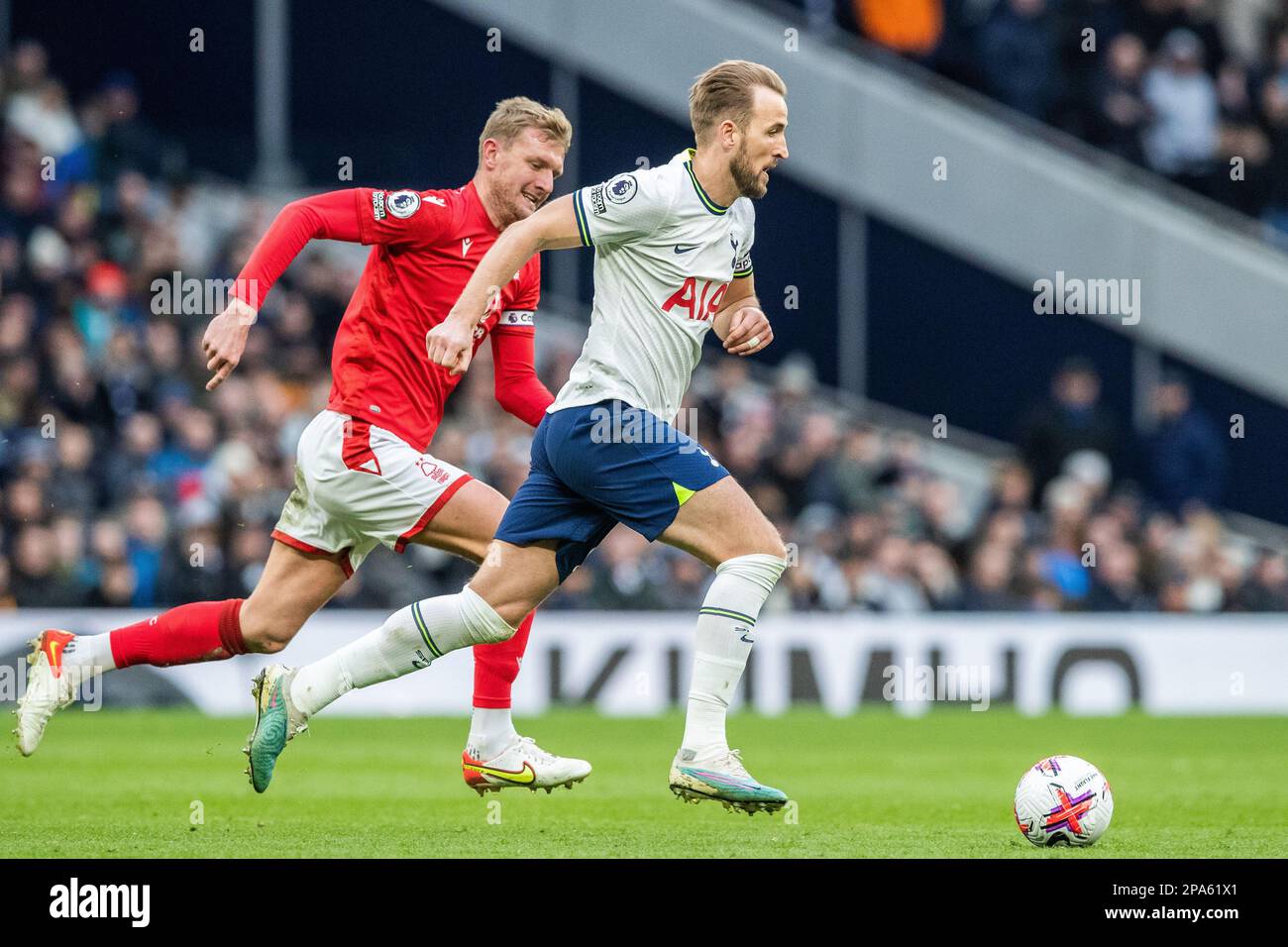 Harry kane premier league away hi-res stock photography and images - Alamy