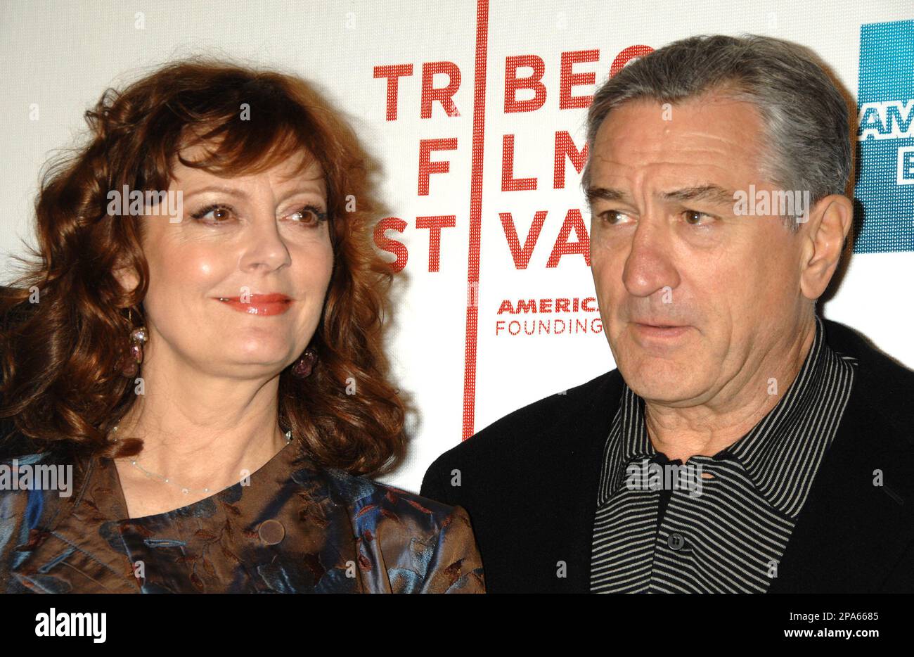 Actors Susan Sarandon and Robert De Niro arrive at the premiere of ...