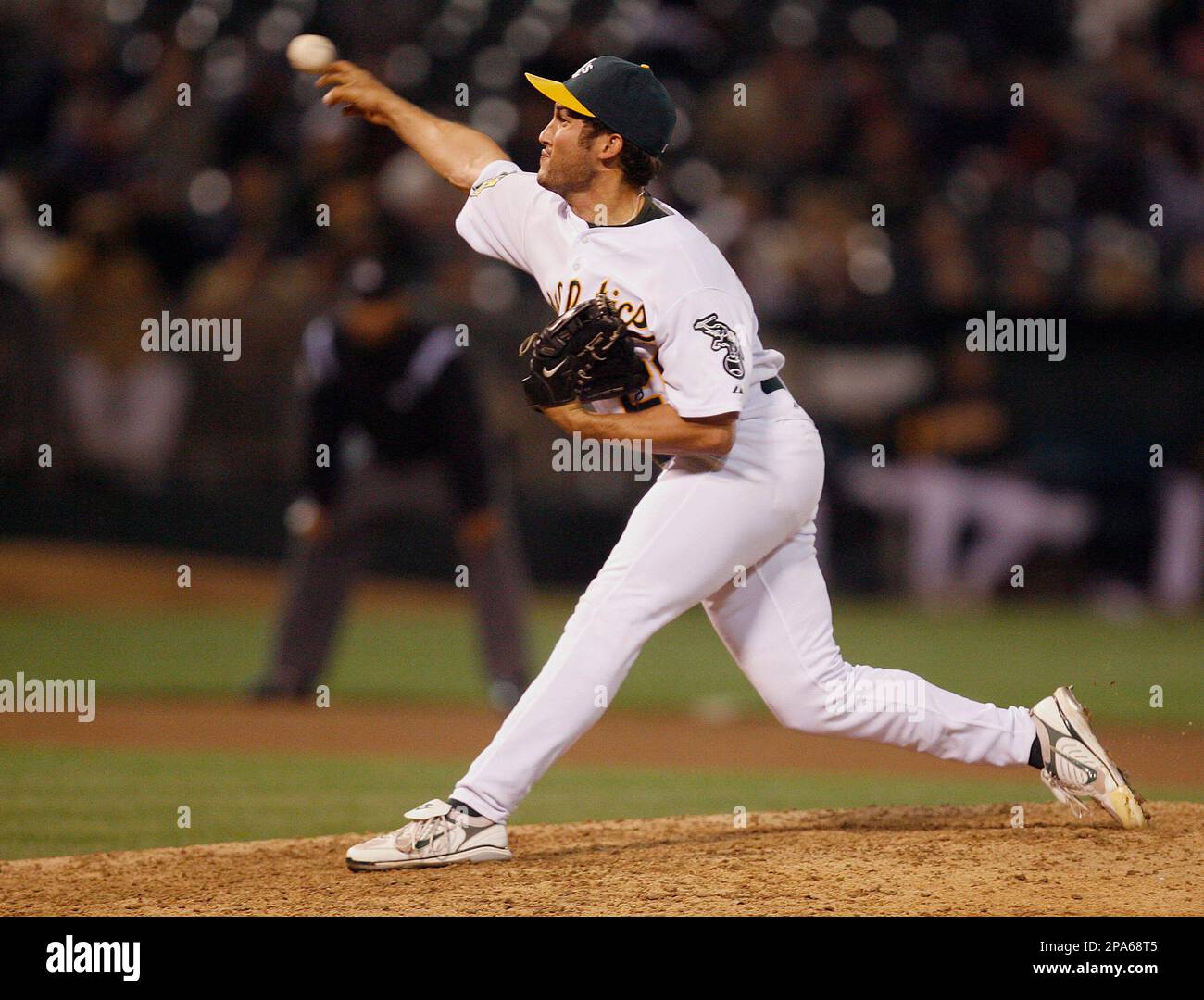 Oakland Athletics relief pitcher Huston Street throws to the Texas ...