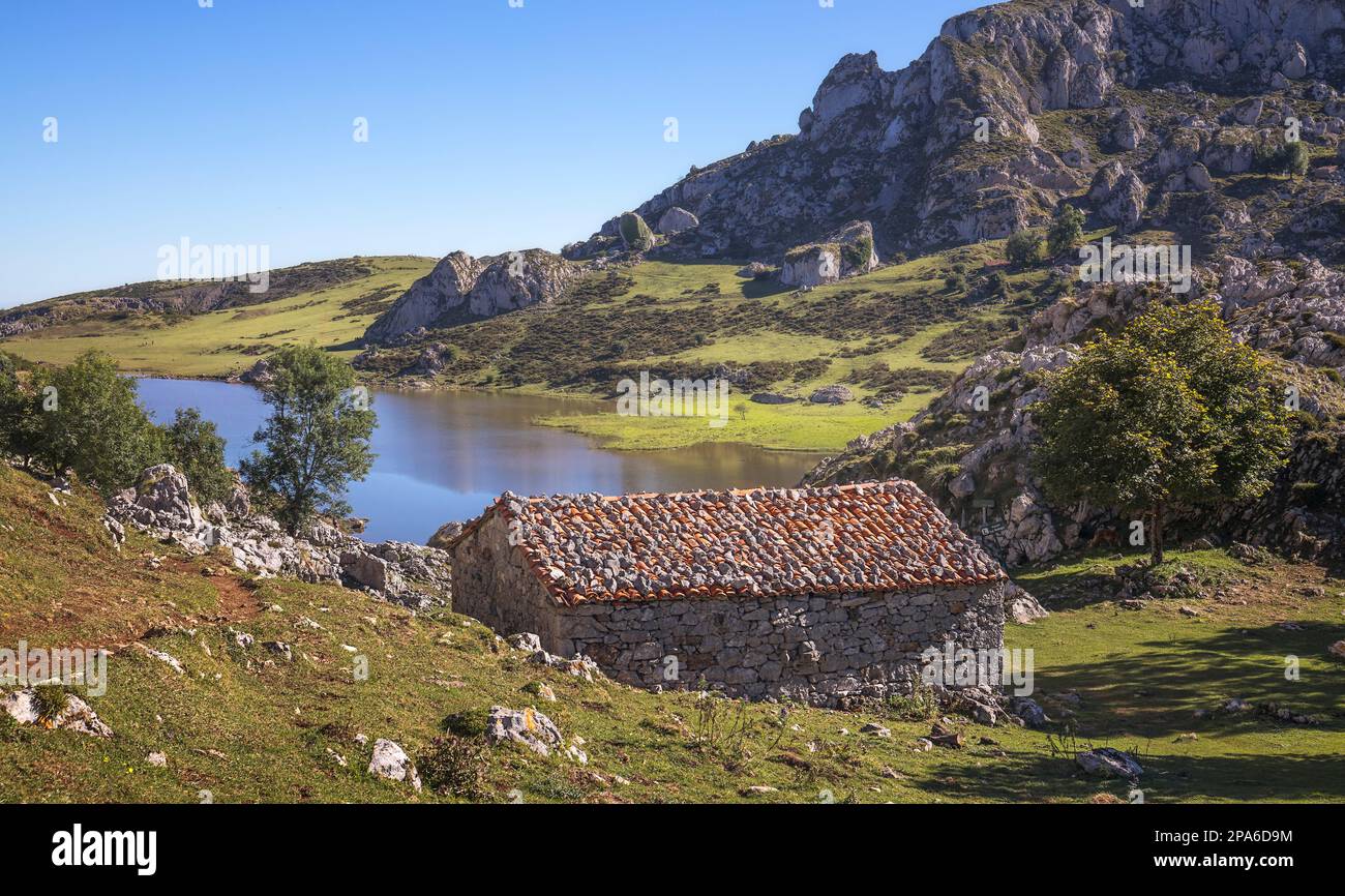 Majestic mountain ranges hi-res stock photography and images - Alamy