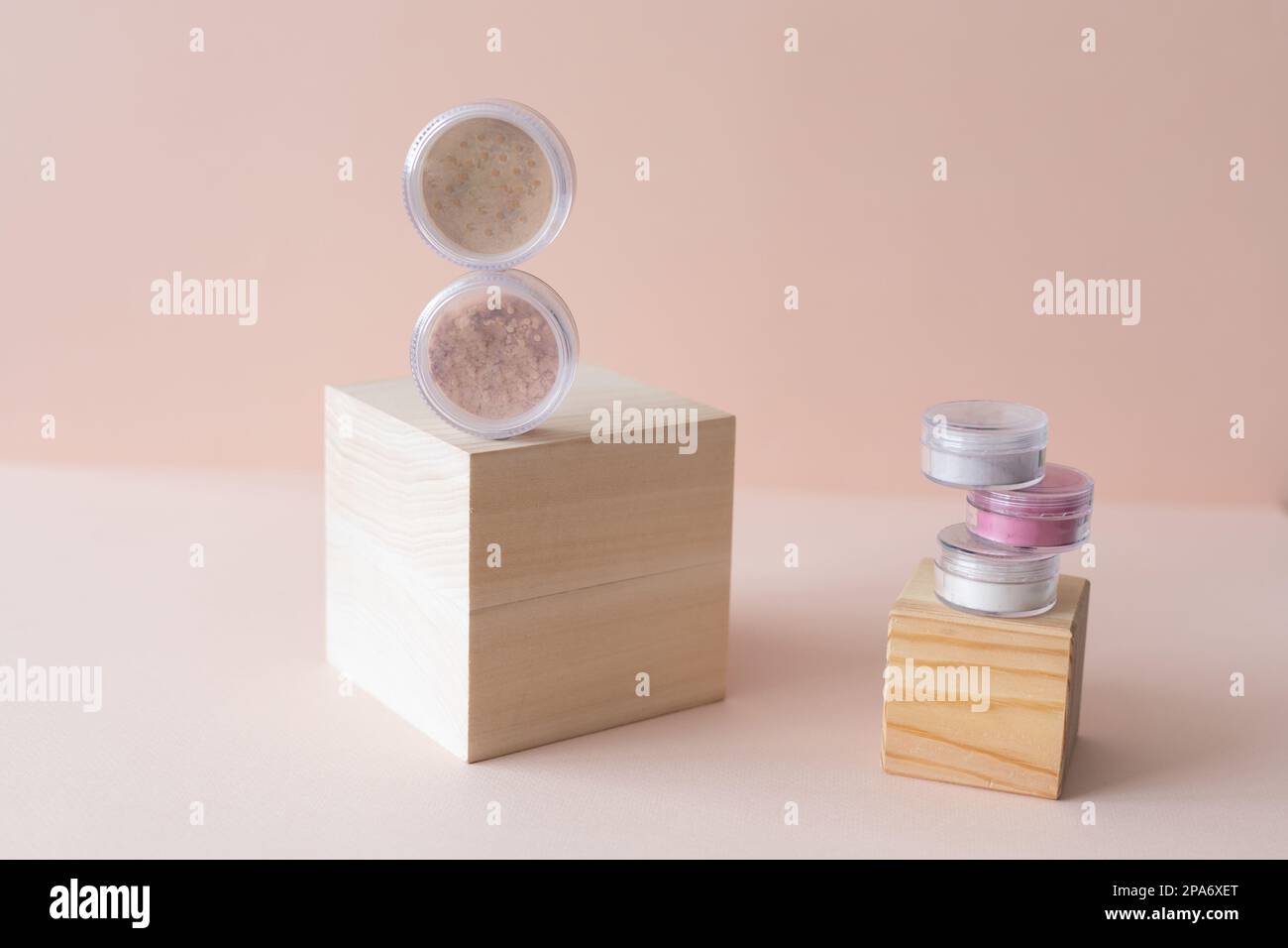 Cosmetic shades compact and loose mineral face powder makeup - Natural ...