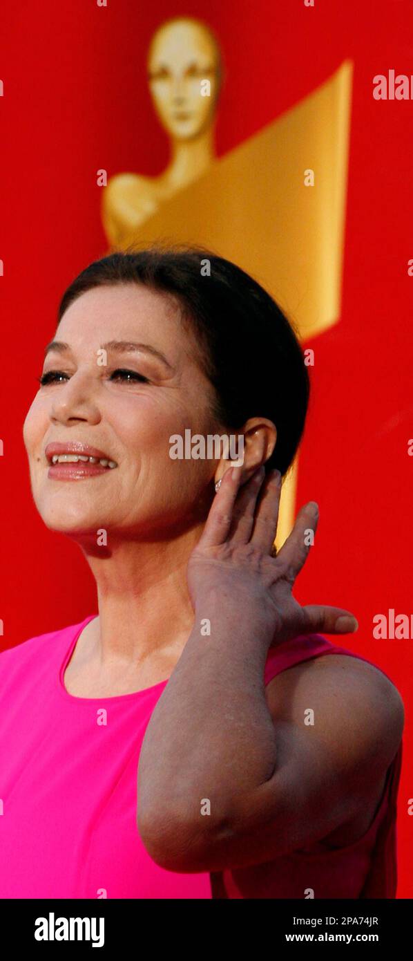 Die Schauspielerin Hannelore Elsner posiert am Freitag, 25. April 2008 ...