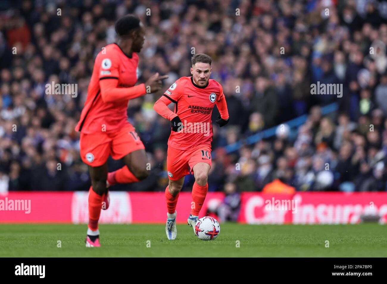Alexis Mac Allister of Brighton & Hove Albion in possession during the ...