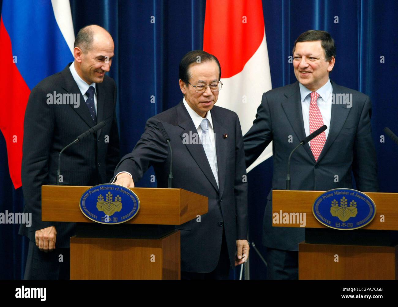 From right: European Commission President Jose Manuel Barroso, Japanese ...
