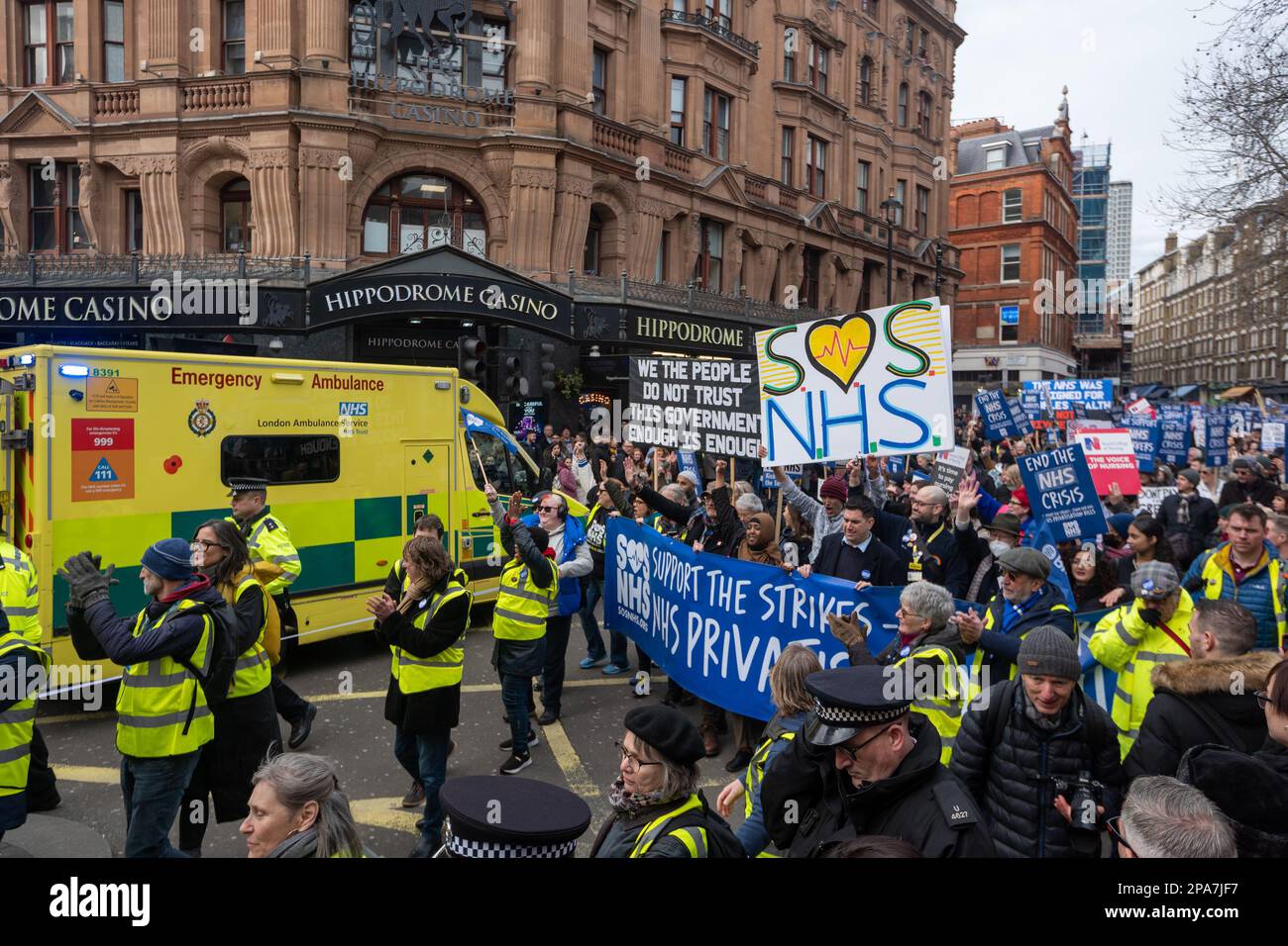 London/UK 11 MAR 2023. Thousands of NHS workers marched through central ...