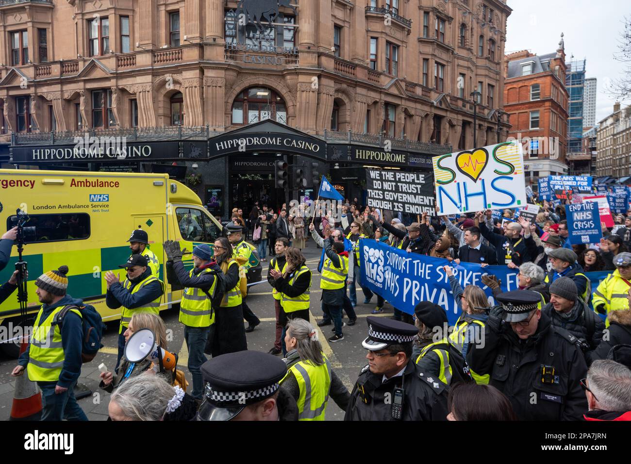 London/UK 11 MAR 2023. Thousands of NHS workers marched through central ...