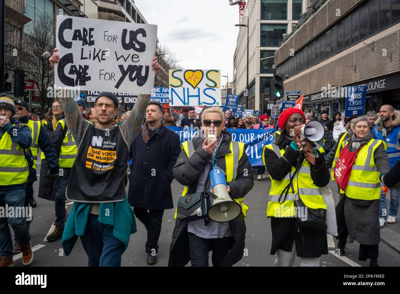 London/UK 11 MAR 2023. Thousands of NHS workers marched through central ...