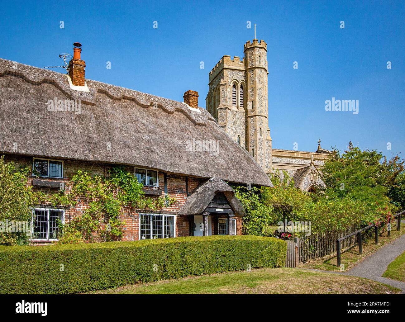 English village in the chilterns hi-res stock photography and images ...