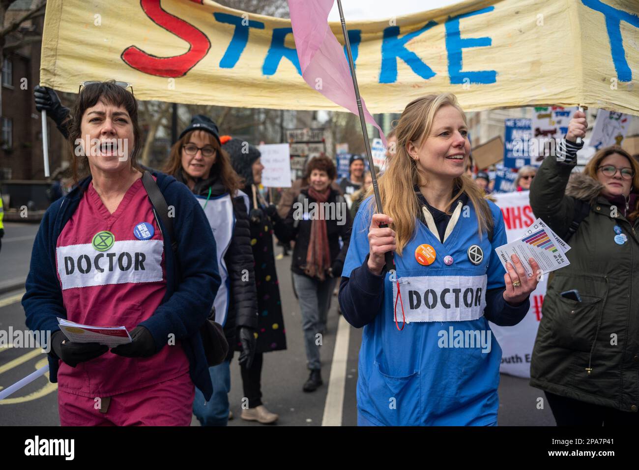 London/UK 11 MAR 2023. Thousands of NHS workers marched through central ...