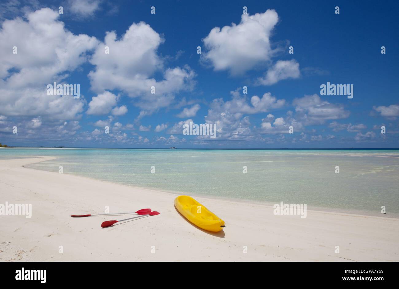 kayak on the tropical beach in Maldives Stock Photo - Alamy