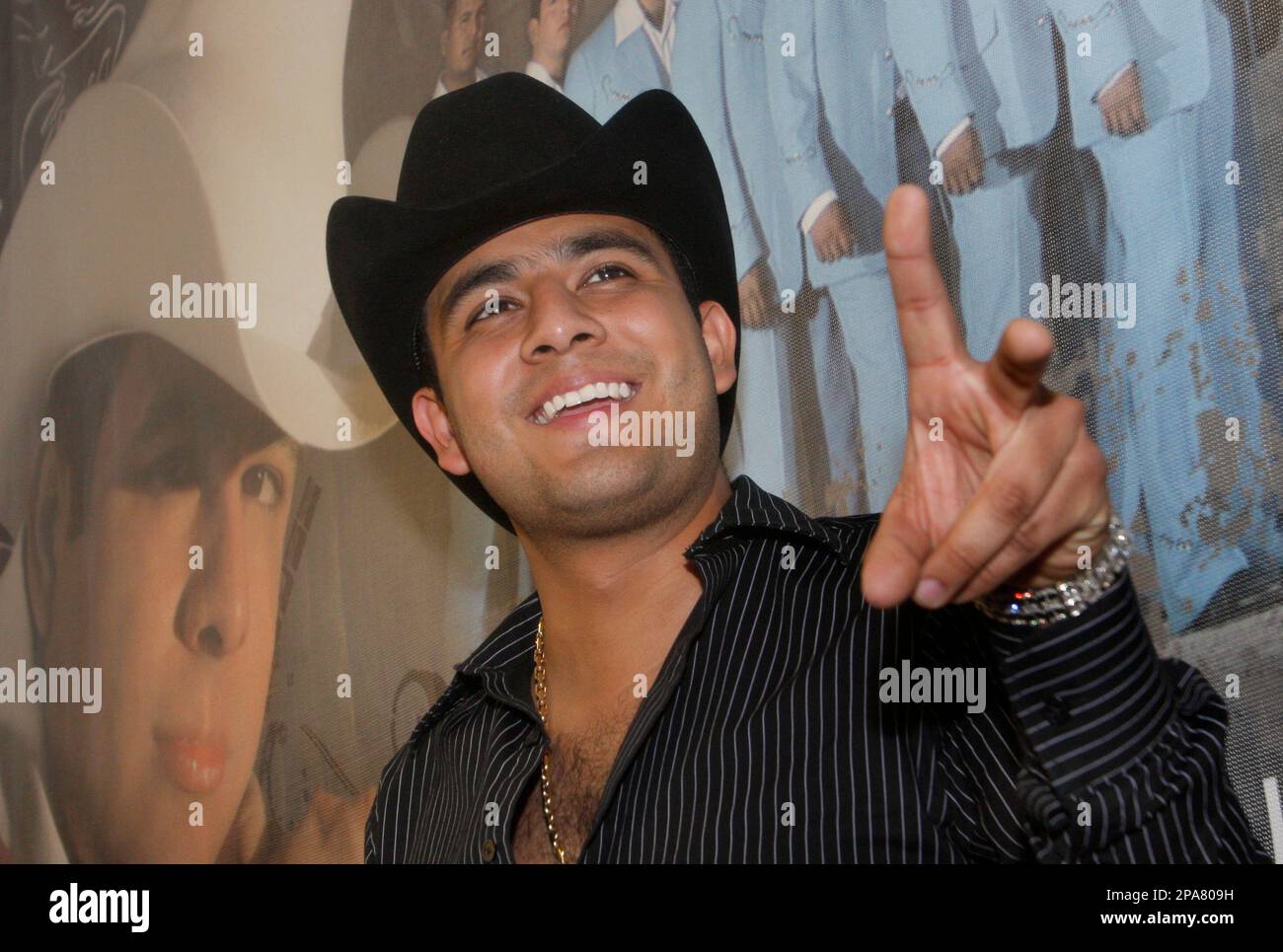 Valentin Elizalde Dead