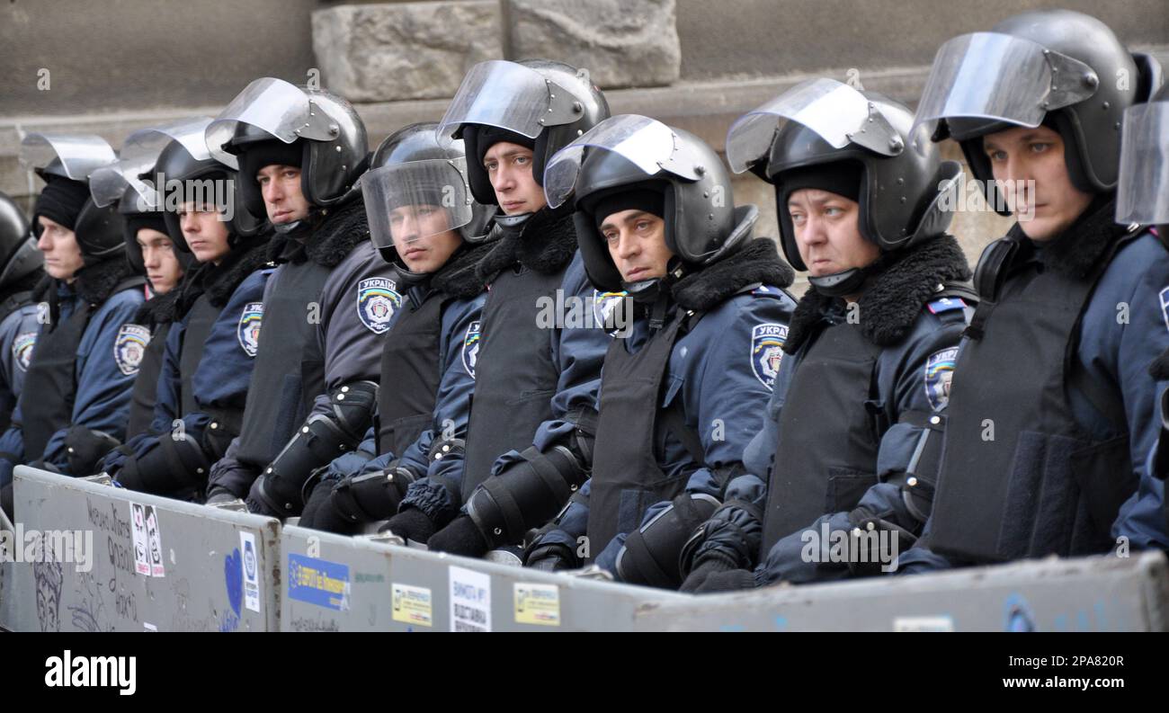 Dispersal of euromaidan hi-res stock photography and images - Alamy