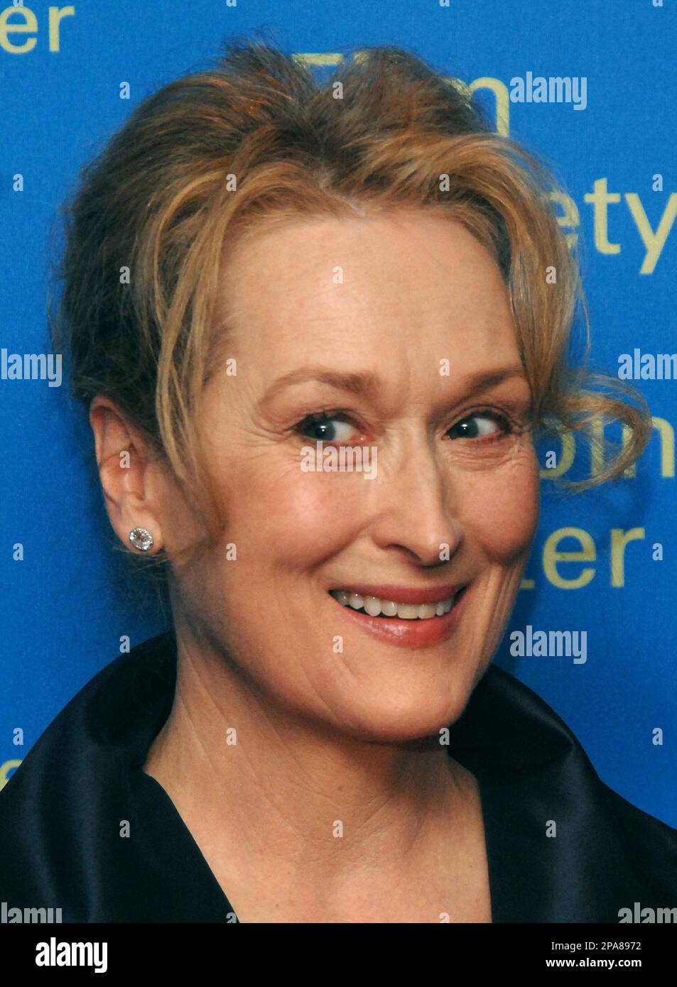 Actress Meryl Streep arrives at the 35th Annual Lincoln Center Film ...