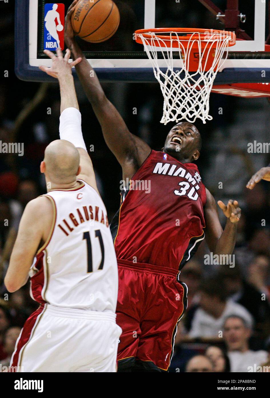 Miami Heat's Earl Barron (30) dunks against Cleveland Cavaliers ...