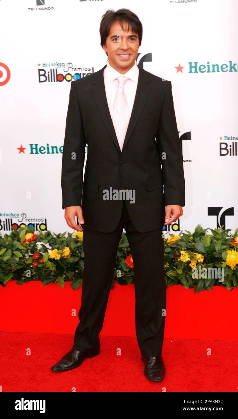 Singer Luis Fonsi arrives at the Latin Billboard Music Awards in ...
