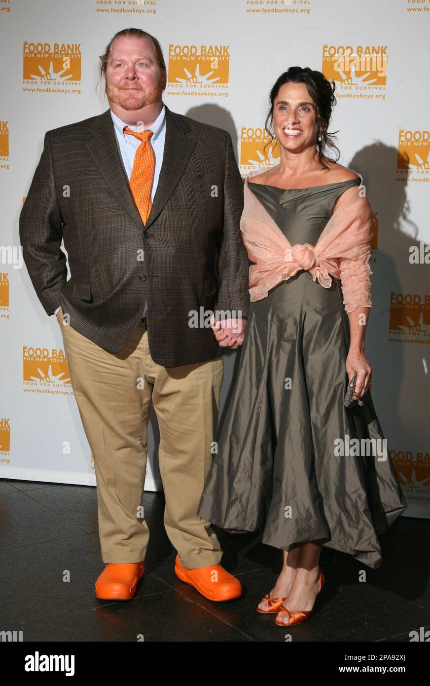 Chef Mario Batali and his wife Susi Cahn arrive to the Food Bank for ...
