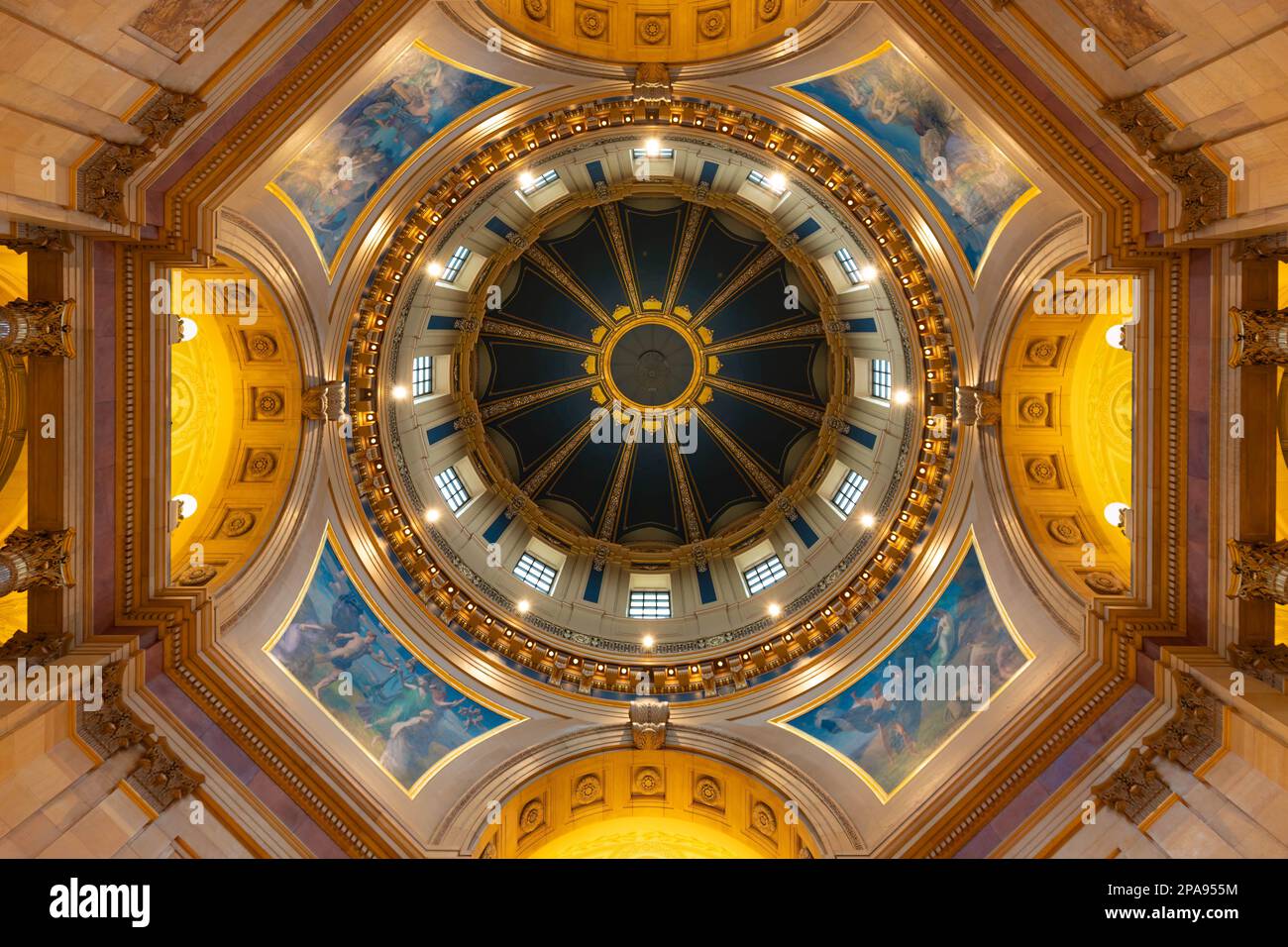 Minnesota State Capitol Dome Stock Photo - Alamy Minnesota State Capitol Dome Stock Photo - Alamy