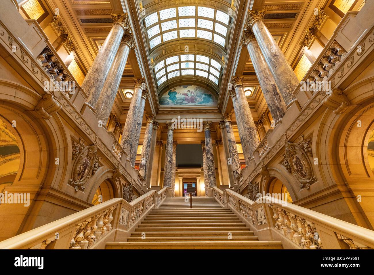 Minnesota State Capitol stairway to Senate Chamber Stock Photo - Alamy Minnesota State Capitol stairway to Senate Chamber Stock Photo - Alamy