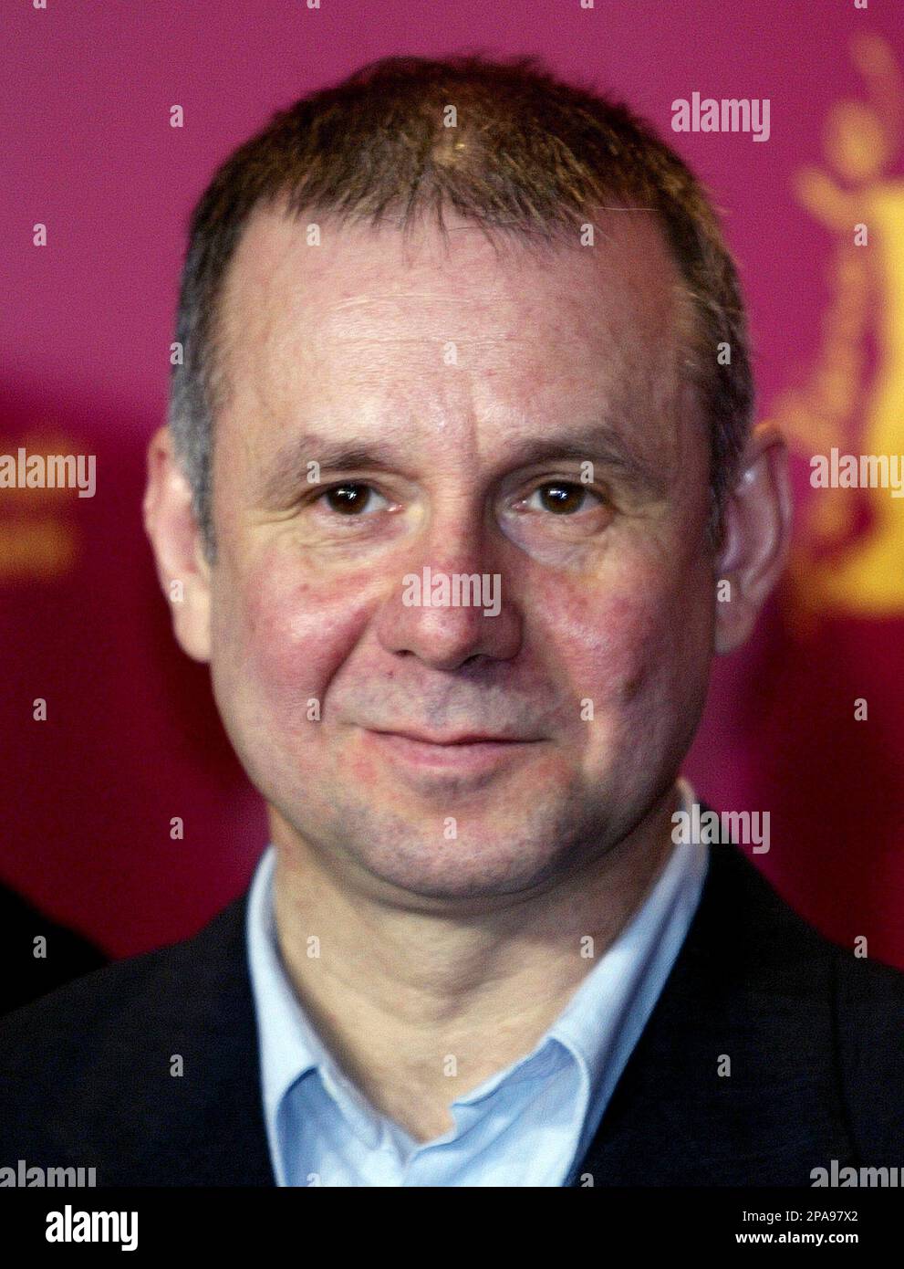 ** ARCHIV ** Der Schauspieler Joachim Krol posiert am 13. Februar 2005 ...