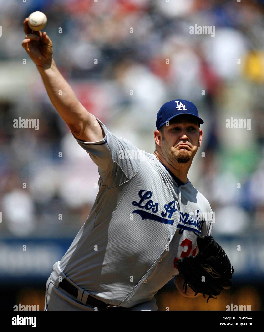 Los Angeles Dodgers pitcher Brad Penny delivers during the first inning ...