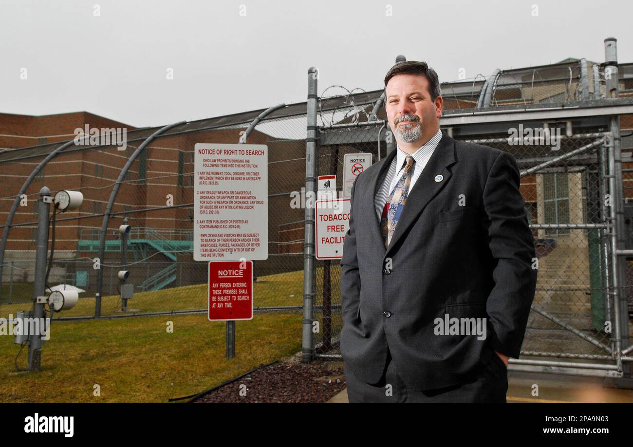 ** ADVANCE FOR SUNDAY, APRIL 6 ** Ohio State Prison warden David Bobby ...