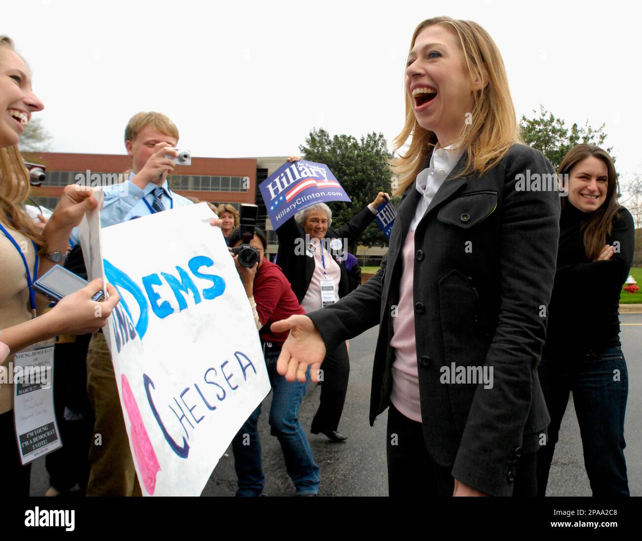 Chelsea Clinton is awed by the crowd that greeted her with signs and ...