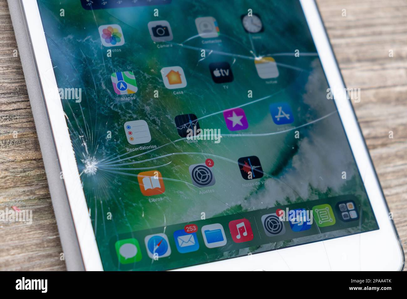 Madrid, Spain. 03-07-2023: Ipad mini with cracked screen Stock Photo ...