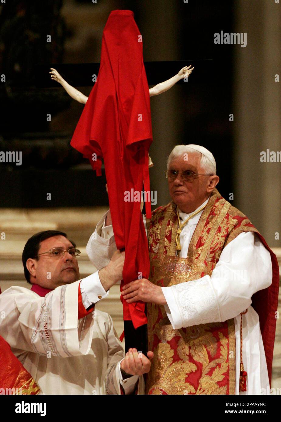 Pope Benedict XVI celebrates a Mass for the unveiling and adoration of ...