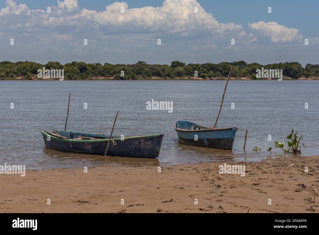 Two canoes hi-res stock photography and images - Alamy