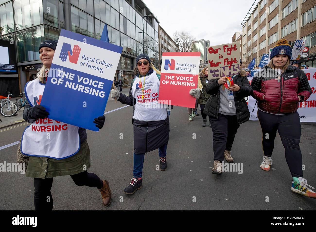 Sos nhs campaign group hi-res stock photography and images - Alamy