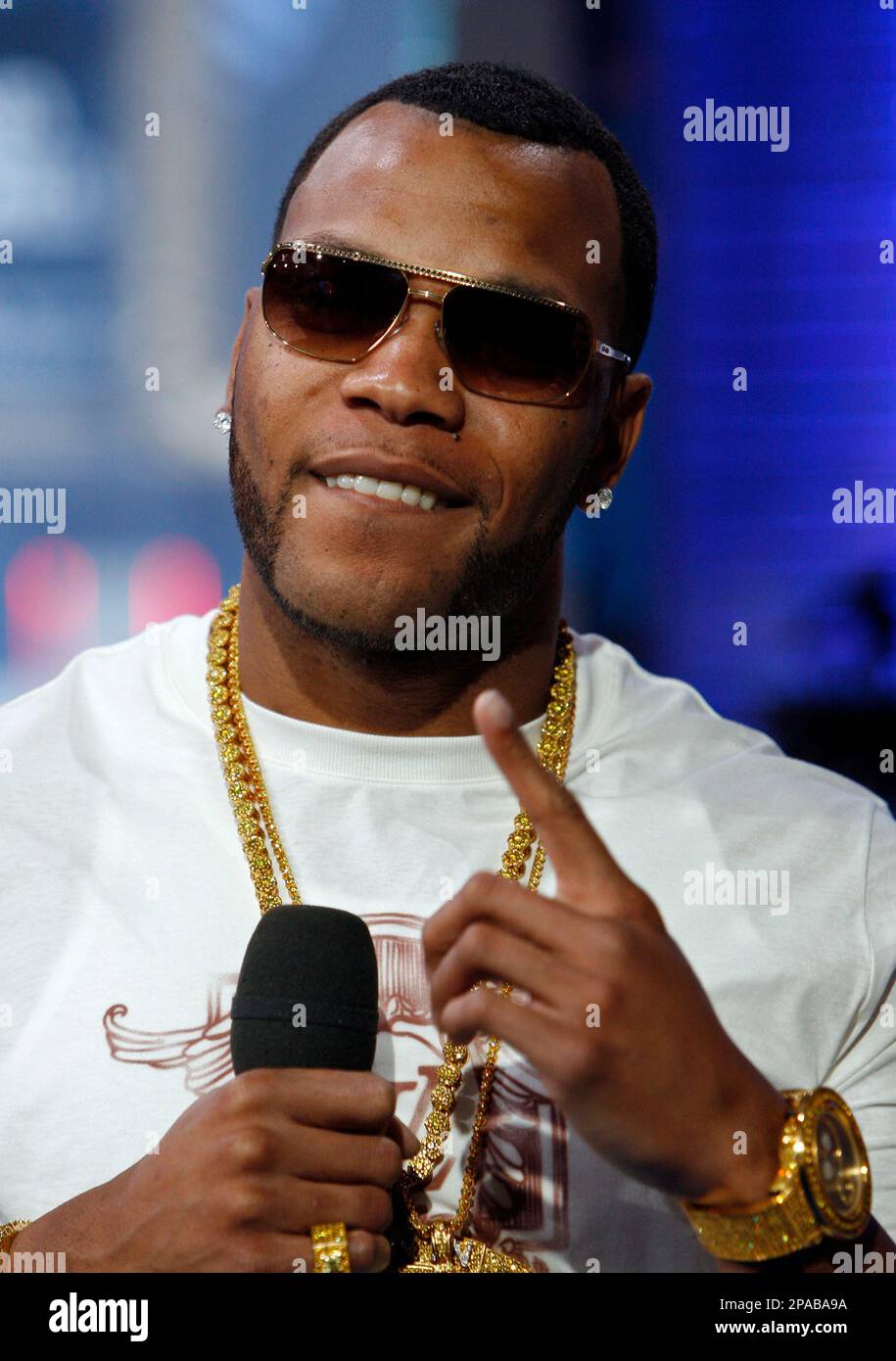 Rapper Flo Rida appears onstage during MTV's "Total Request Live" at ...