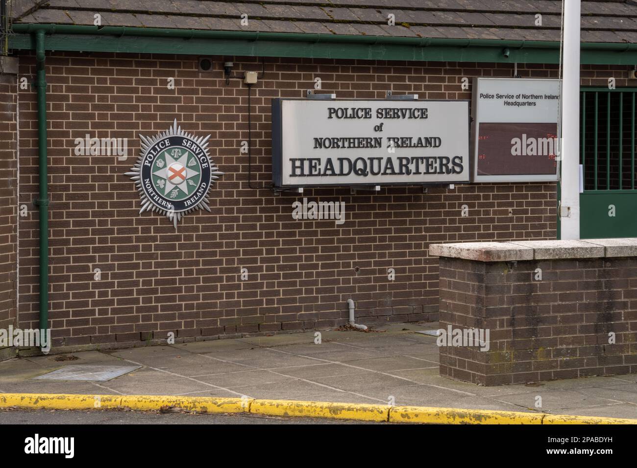 Police service northern ireland badge hi-res stock photography and ...