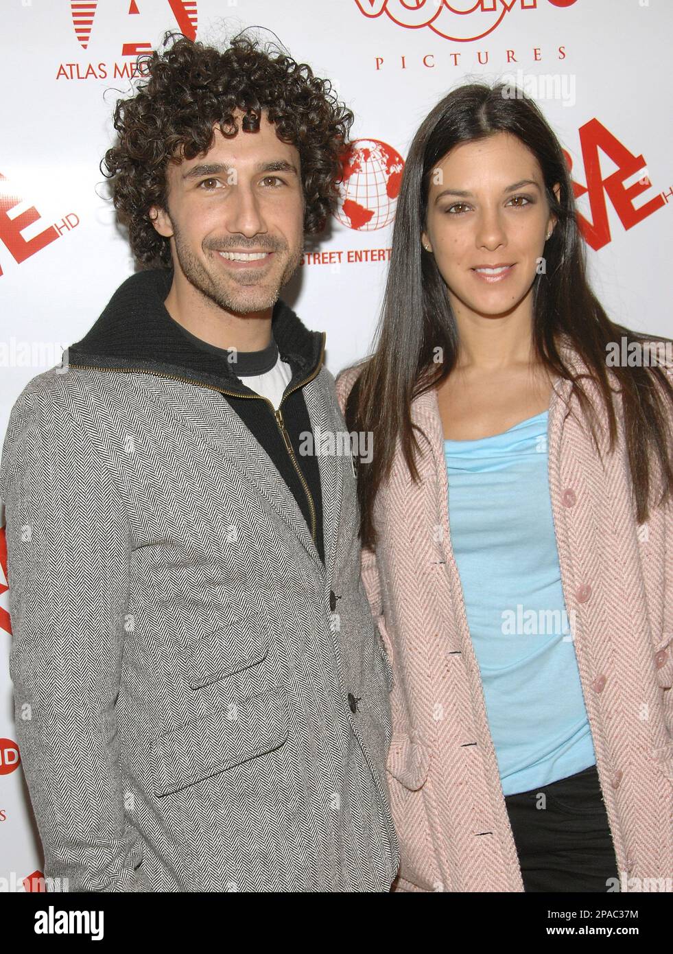 Television personalities Ethan Zohn and Jenna Morasca attend the ...