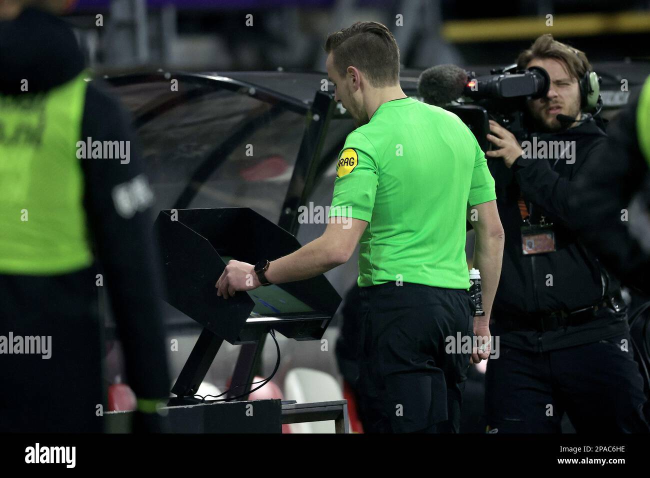 ROTTERDAM - Referee Laurens Gerrets during the Dutch Eredivisie game ...