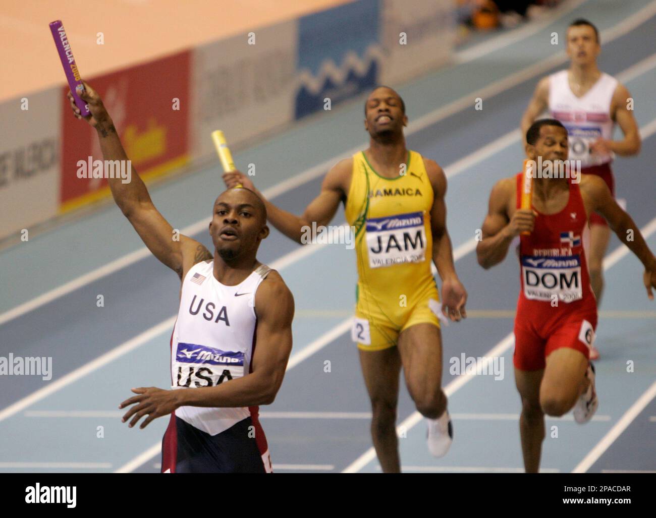 United States' Kelly Willie crosses the finish line to win the Men's ...