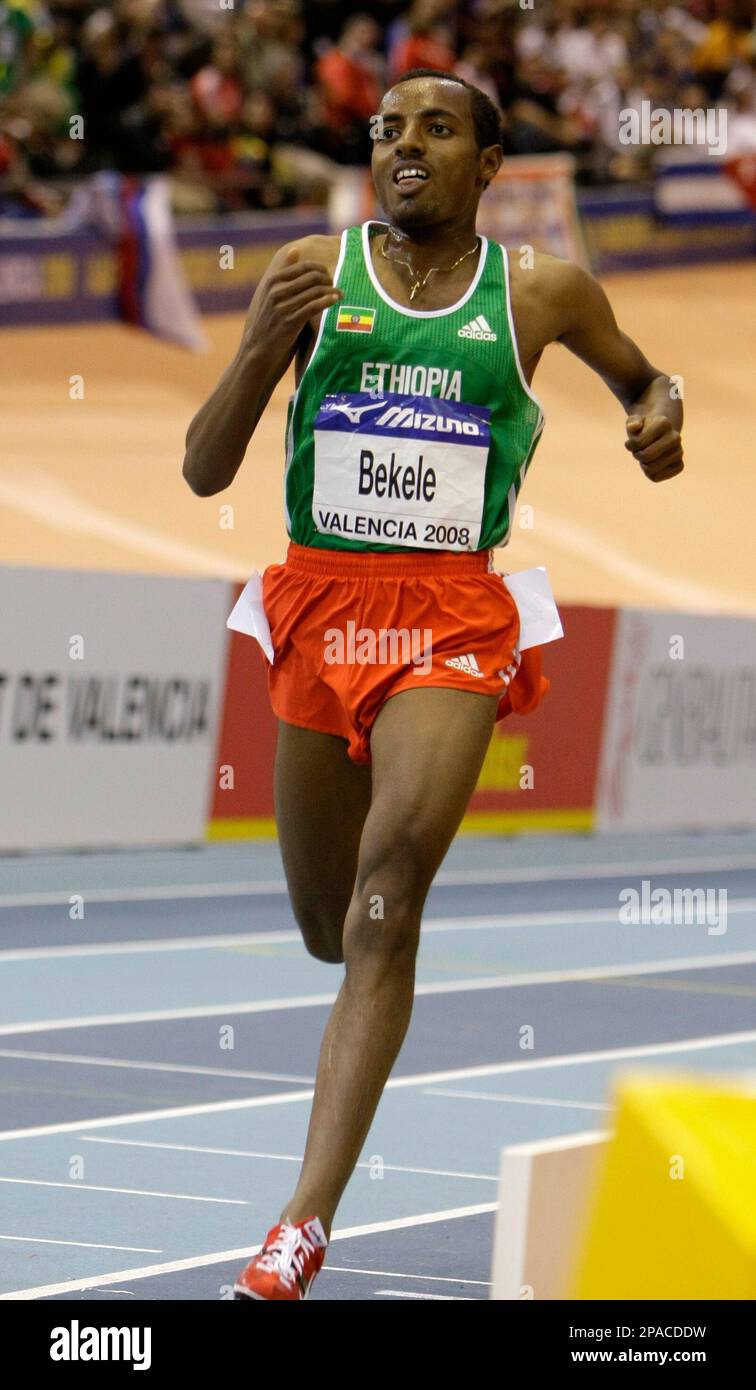 Ethiopia's Tariku Bekele crosses the finish line to winning the gold ...