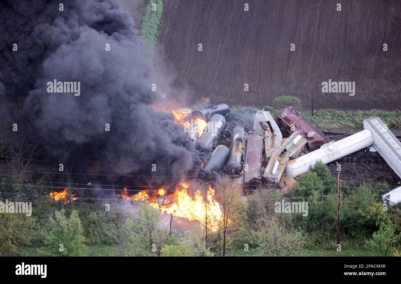 ** TO GO WITH STORY SLUGGED ETANOL INCENDIOS ** ** FILE **Smoke rises ...