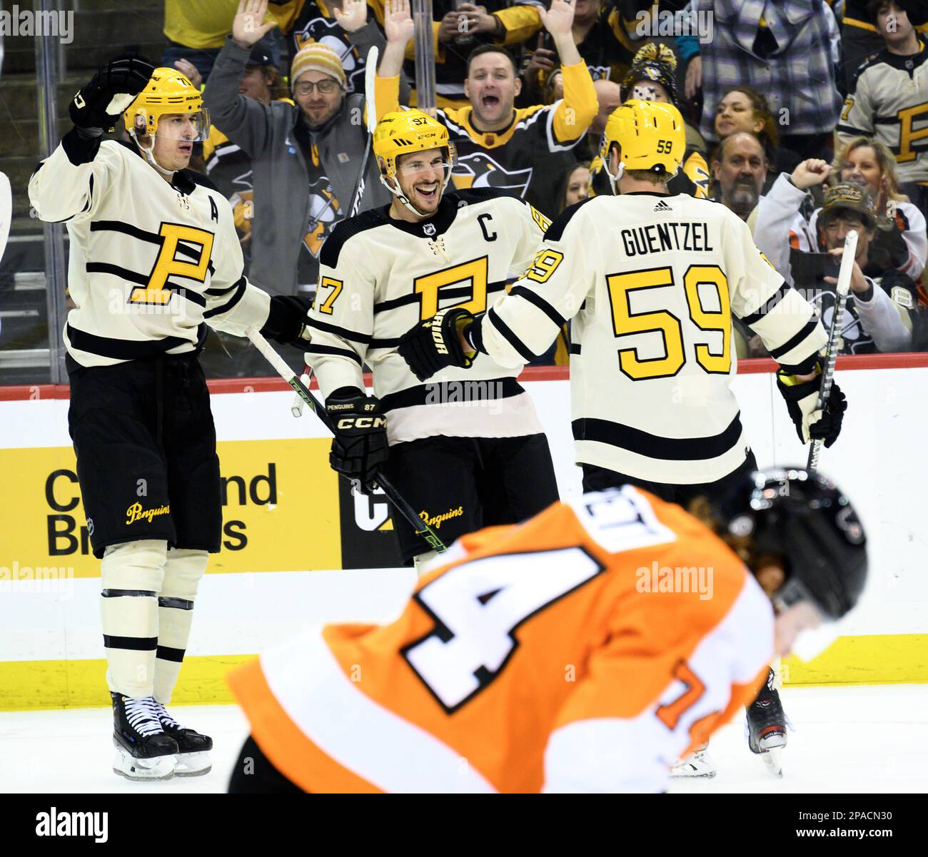 Owen tippett flyers hi-res stock photography and images - Alamy