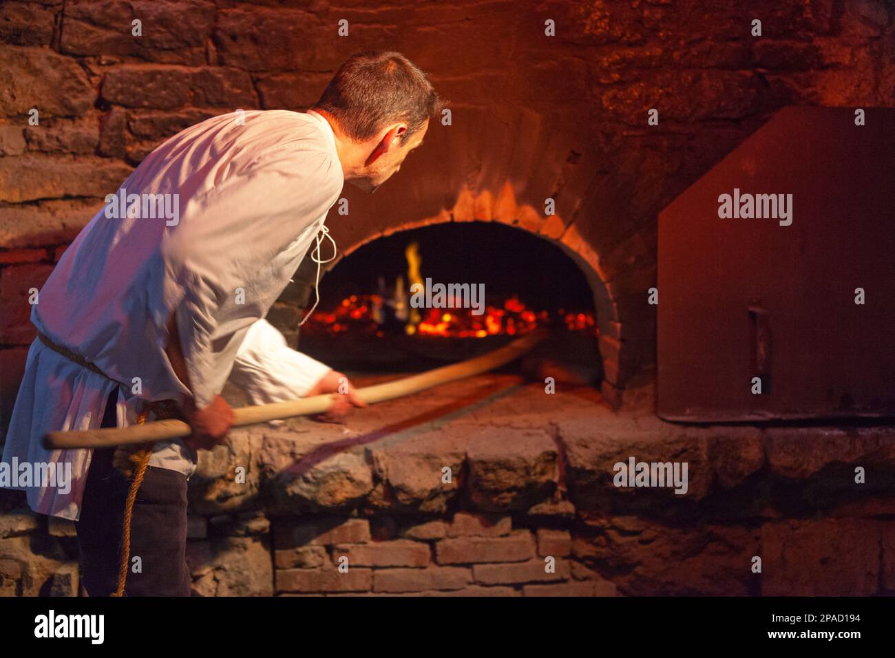 Medieval bread oven hi-res stock photography and images - Alamy