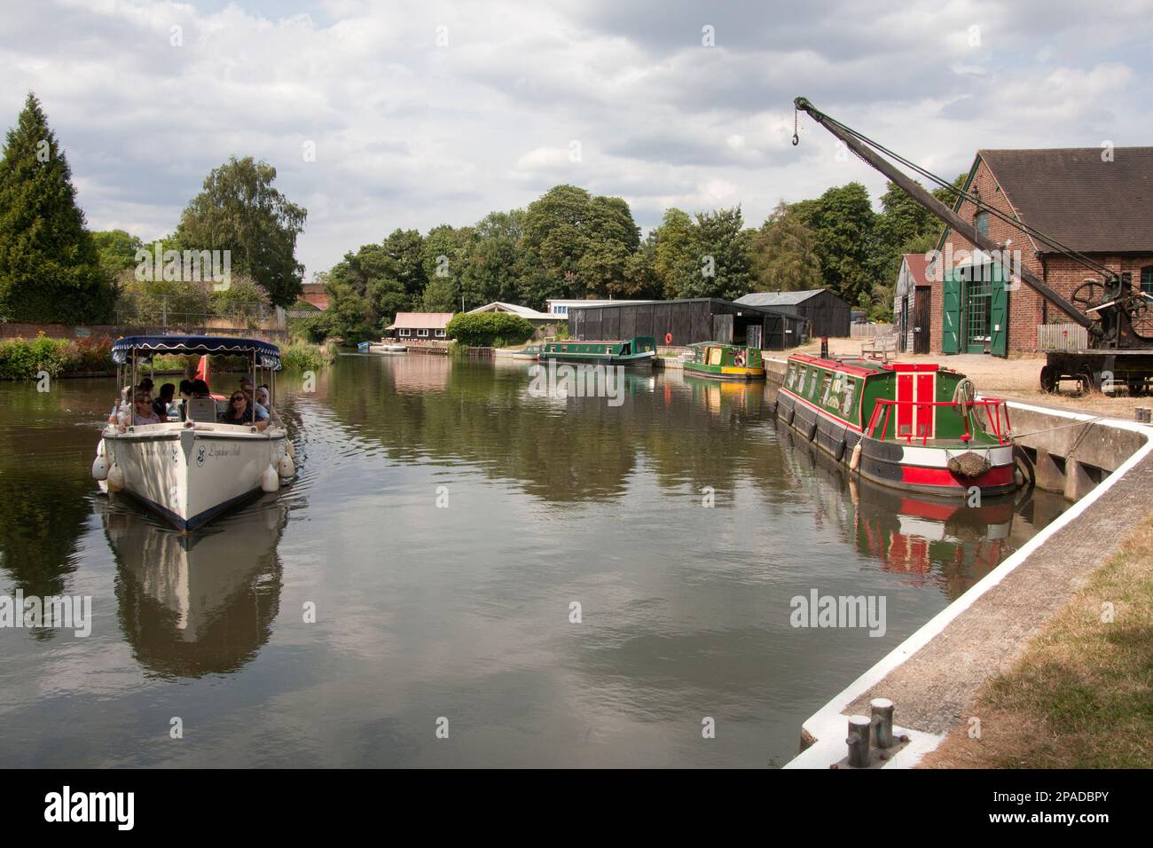 Wey navigation canal at Dapdune Wharf (National Trust), nr Guildford ...