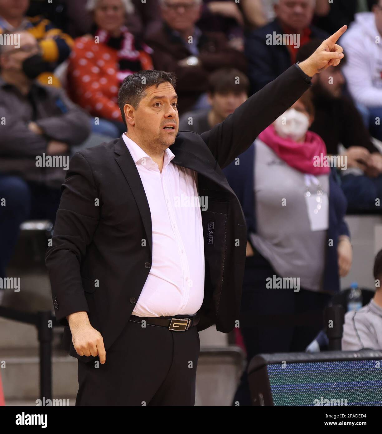 Headcoach sasa filipovski wuerzburg baskets hi-res stock photography ...