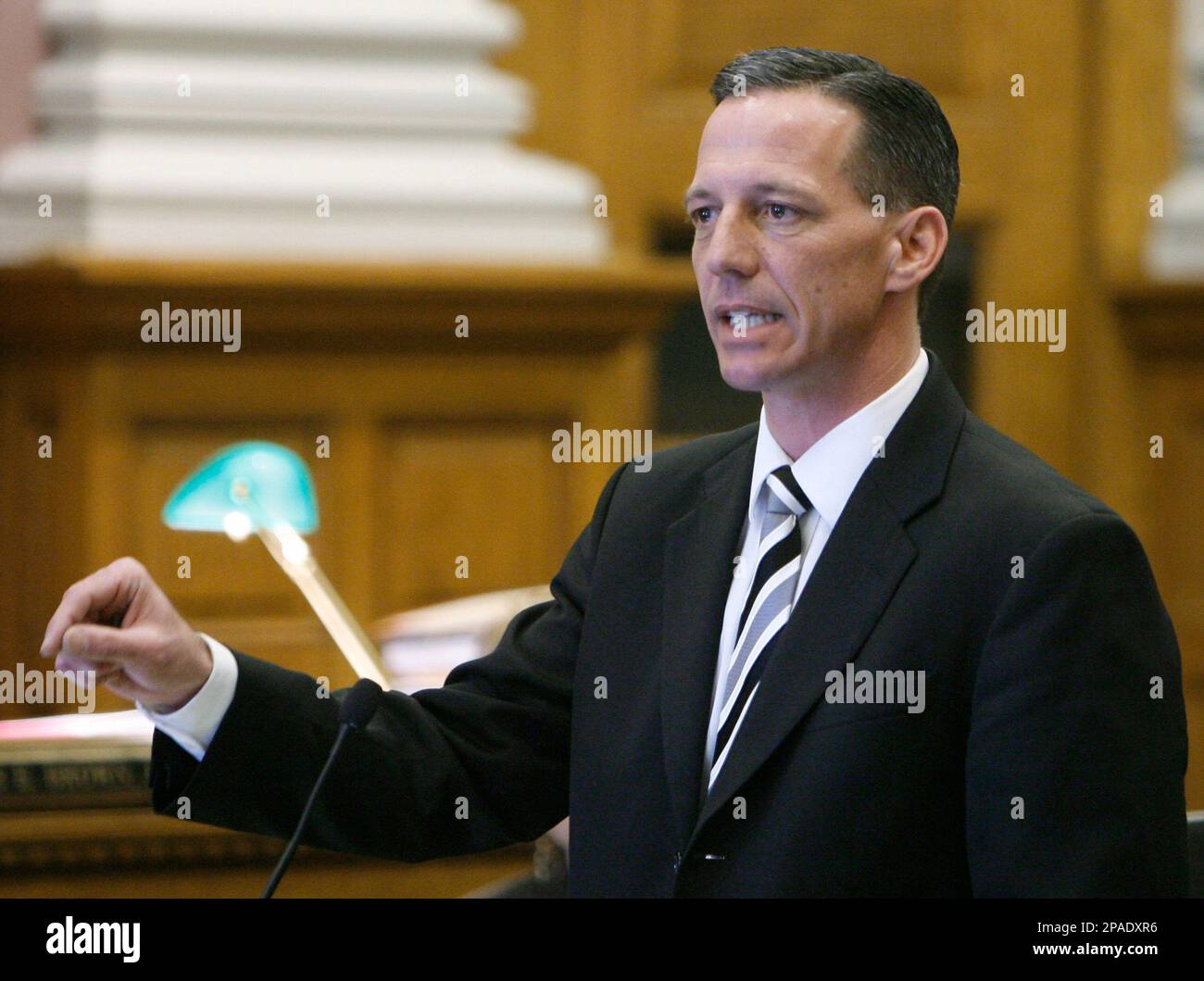 Assistant county prosecutor Dennis Barr speaks to the jury during final ...
