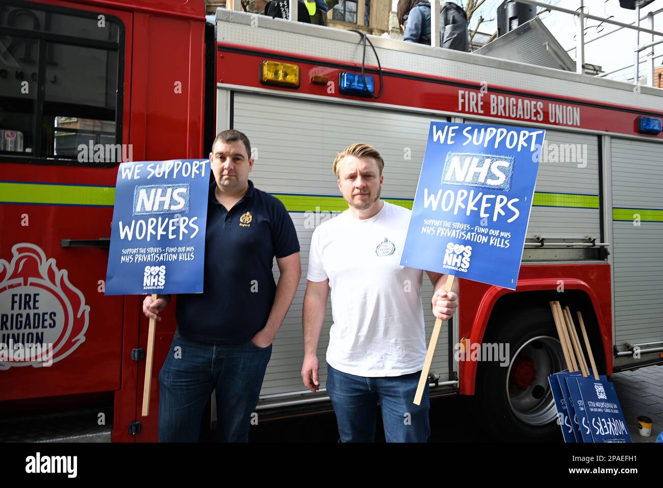 Current nhs staff shortages hi-res stock photography and images - Alamy