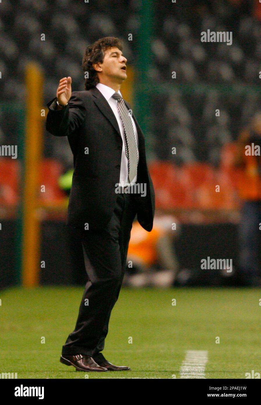 Mexico's America's coach Ruben Omar Romano, from Argentina, gestures ...