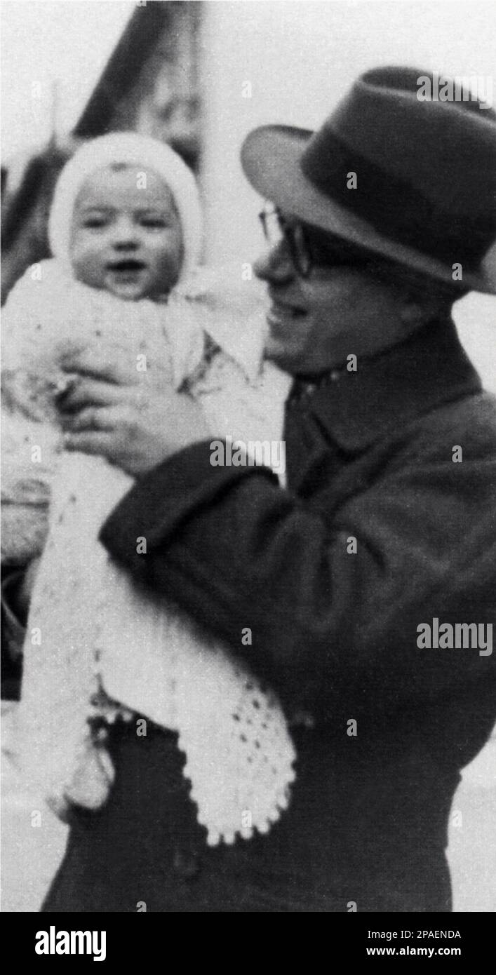 Silvio berlusconi giovani hi-res stock photography and images - Alamy