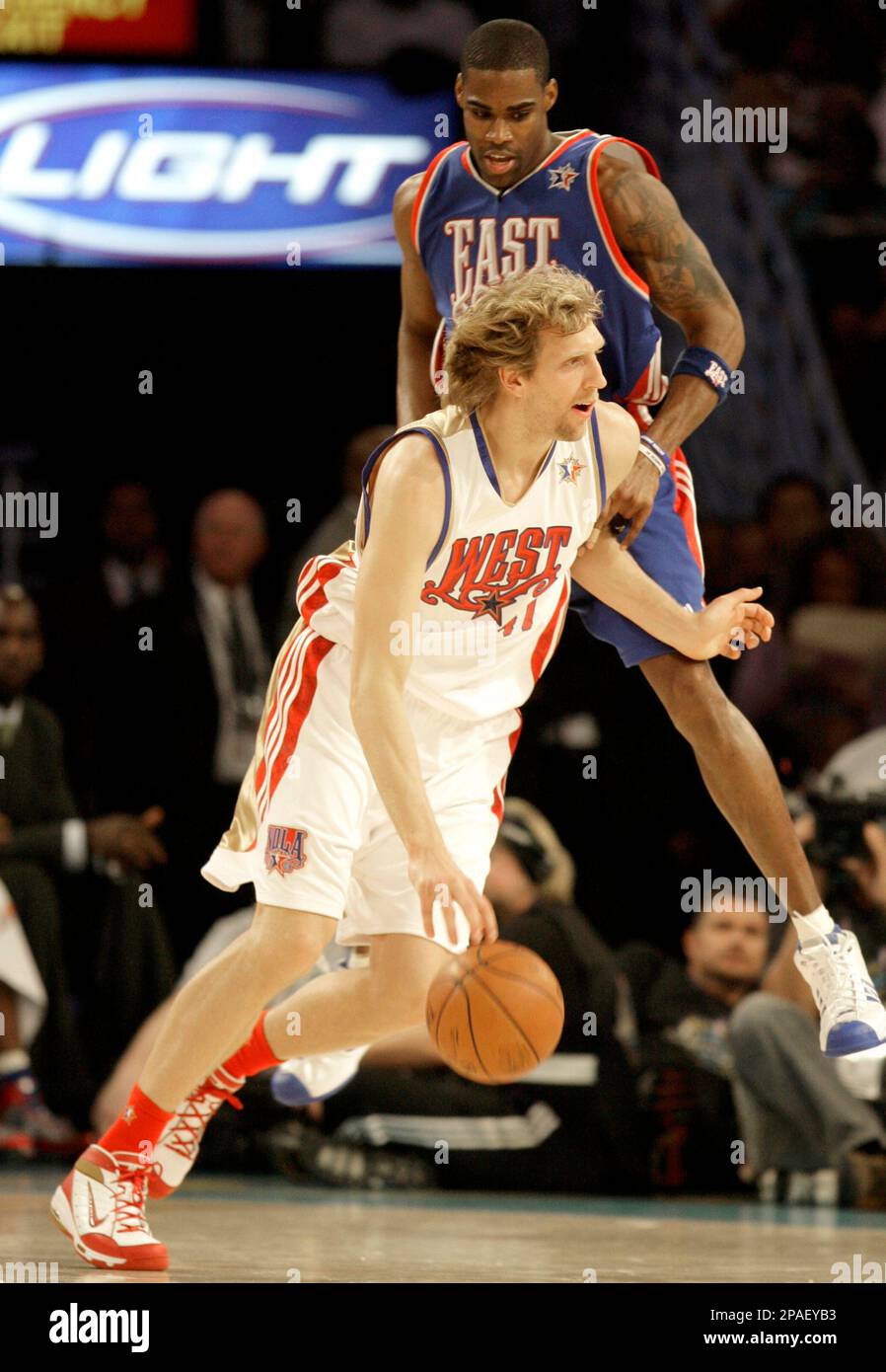Dallas Mavericks forward Dirk Nowitzki (41), of Germany, dribbles ...