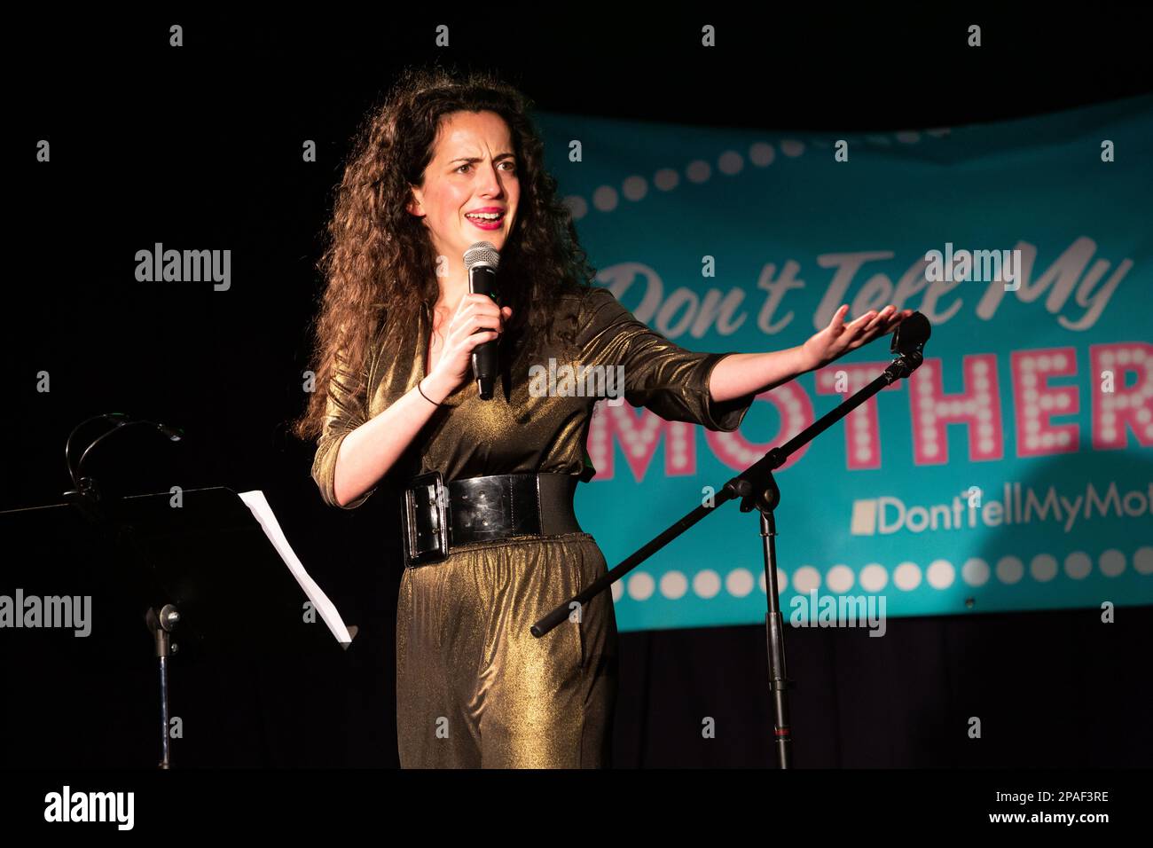 Hannah Friedman performing onstage Stock Photo - Alamy