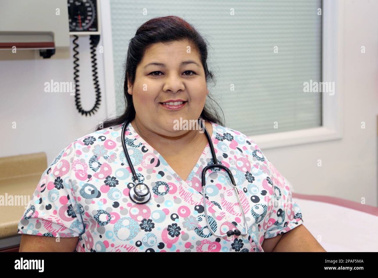 Wellness women in workplace healthcare hi-res stock photography and ...